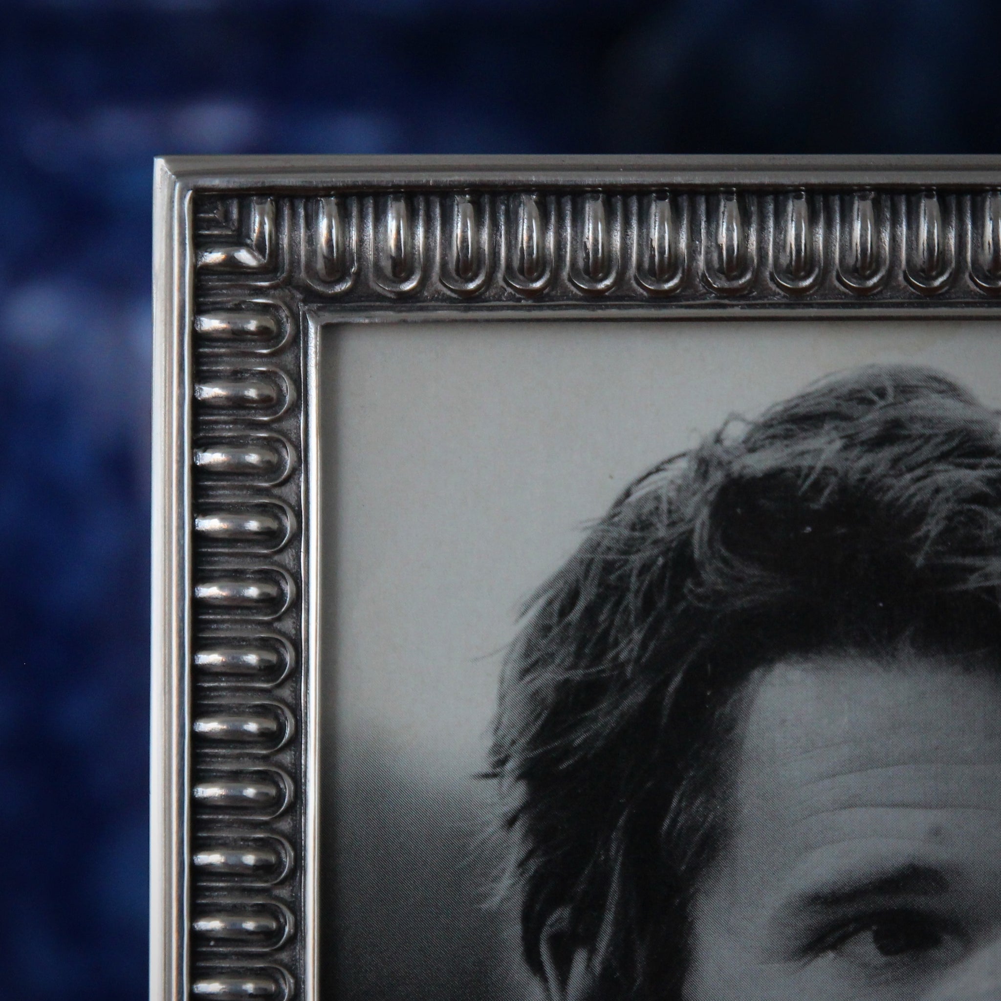 Pewter Lion Claw Square Frame (5x5) – LEO Design, Ltd.